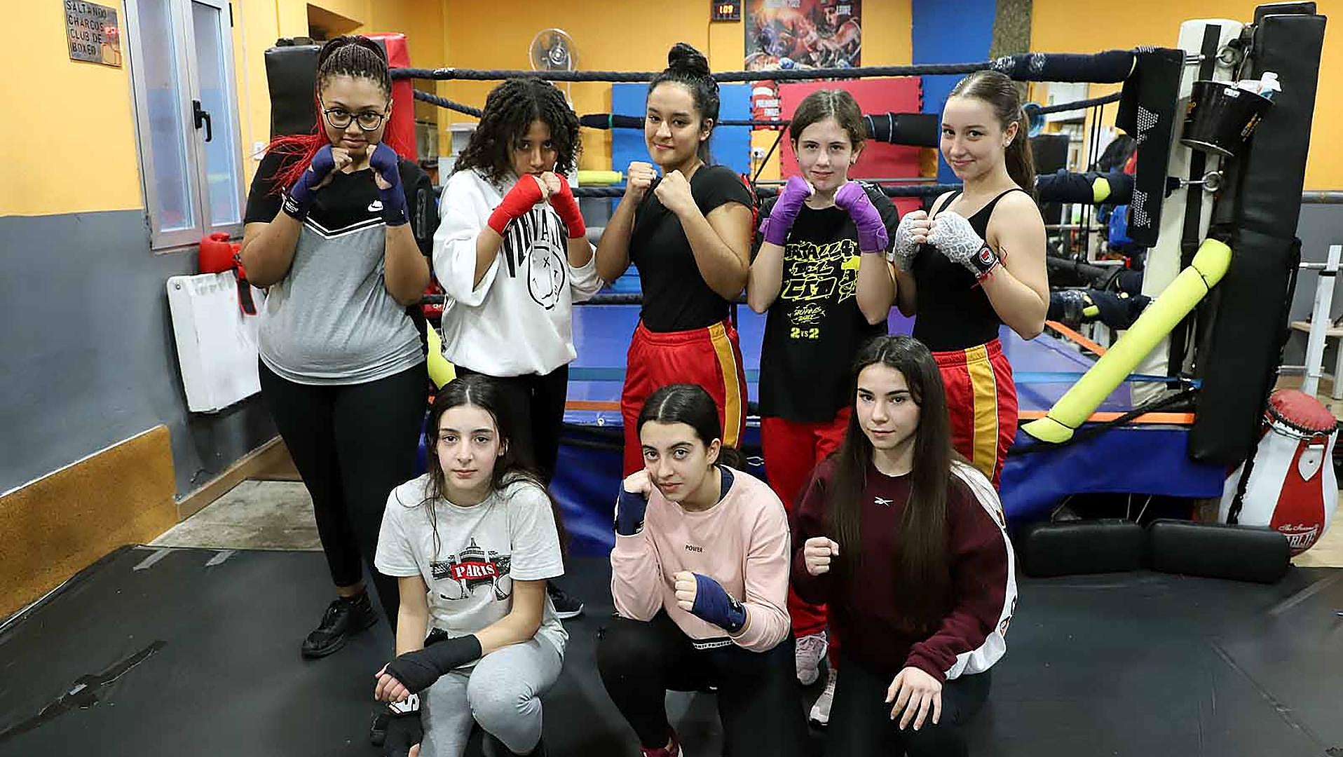 Las boxeadoras de Saltando Charcos piden paso y asaltan el ring ...