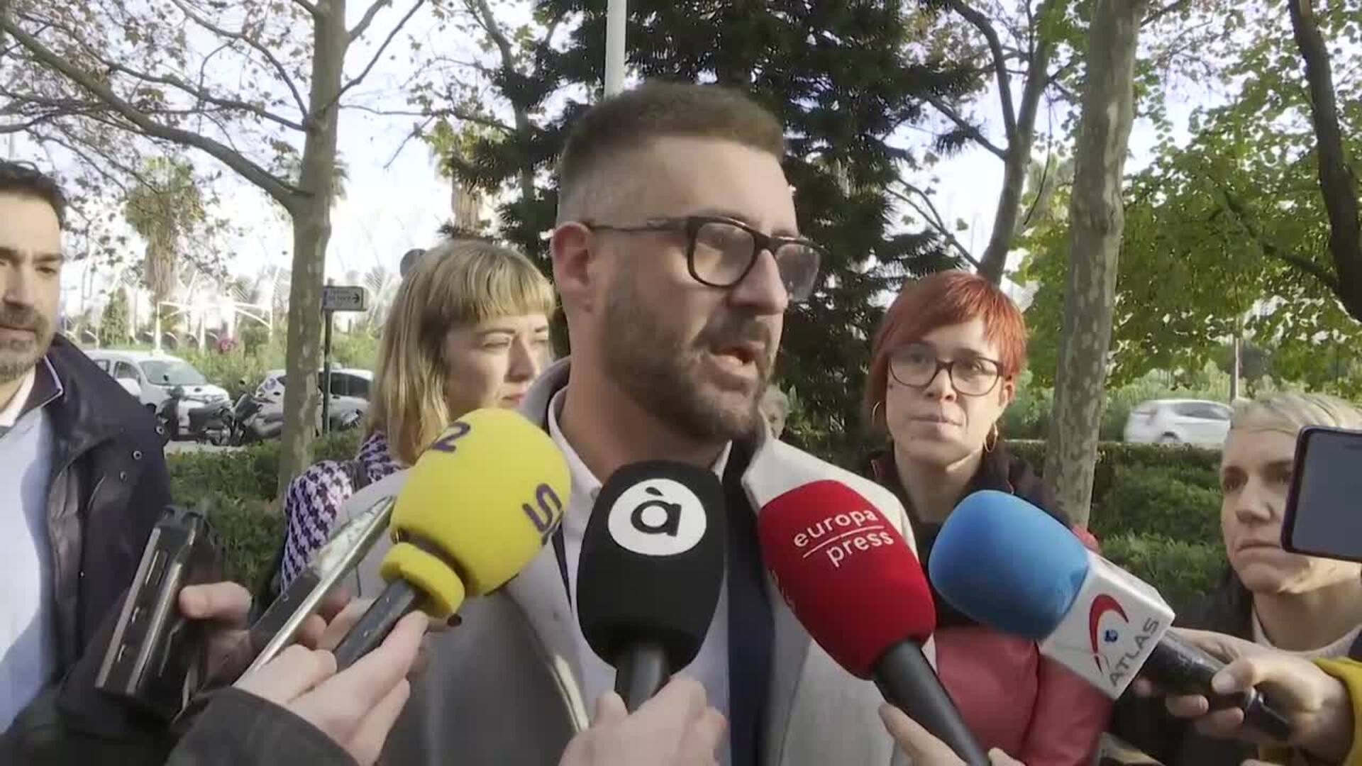 Fuset llega "plenamente confiado" de su inocencia al juicio por el ...