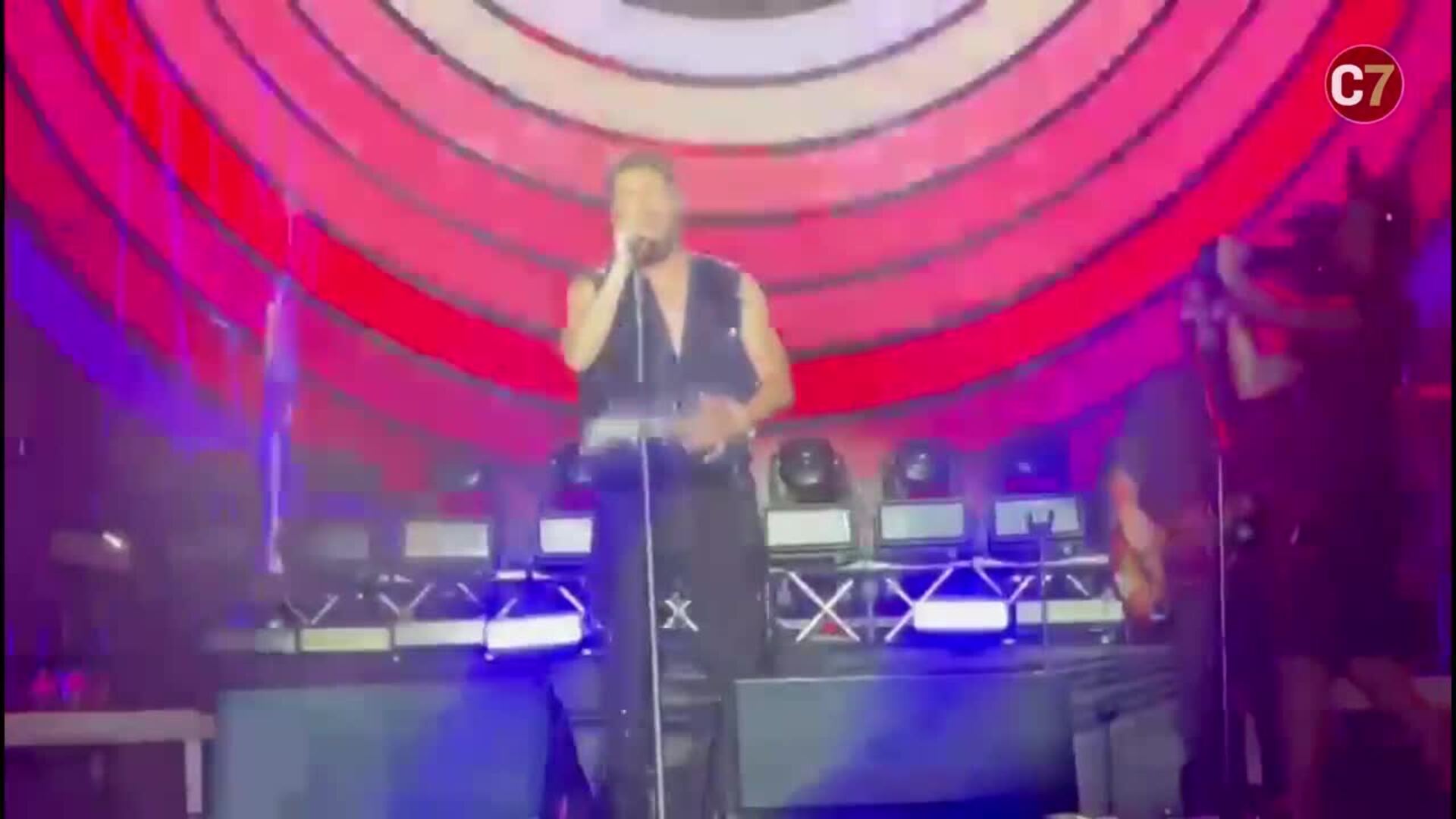 Manuel Carrasco pone la emoción en el GranCa Live Fest | Canarias7