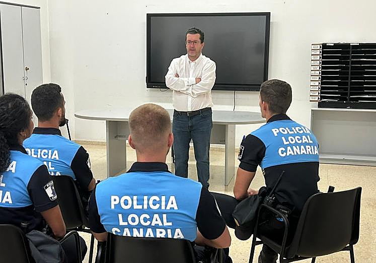 Arucas cuenta con cinco nuevos agentes de Policía Local | Canarias7