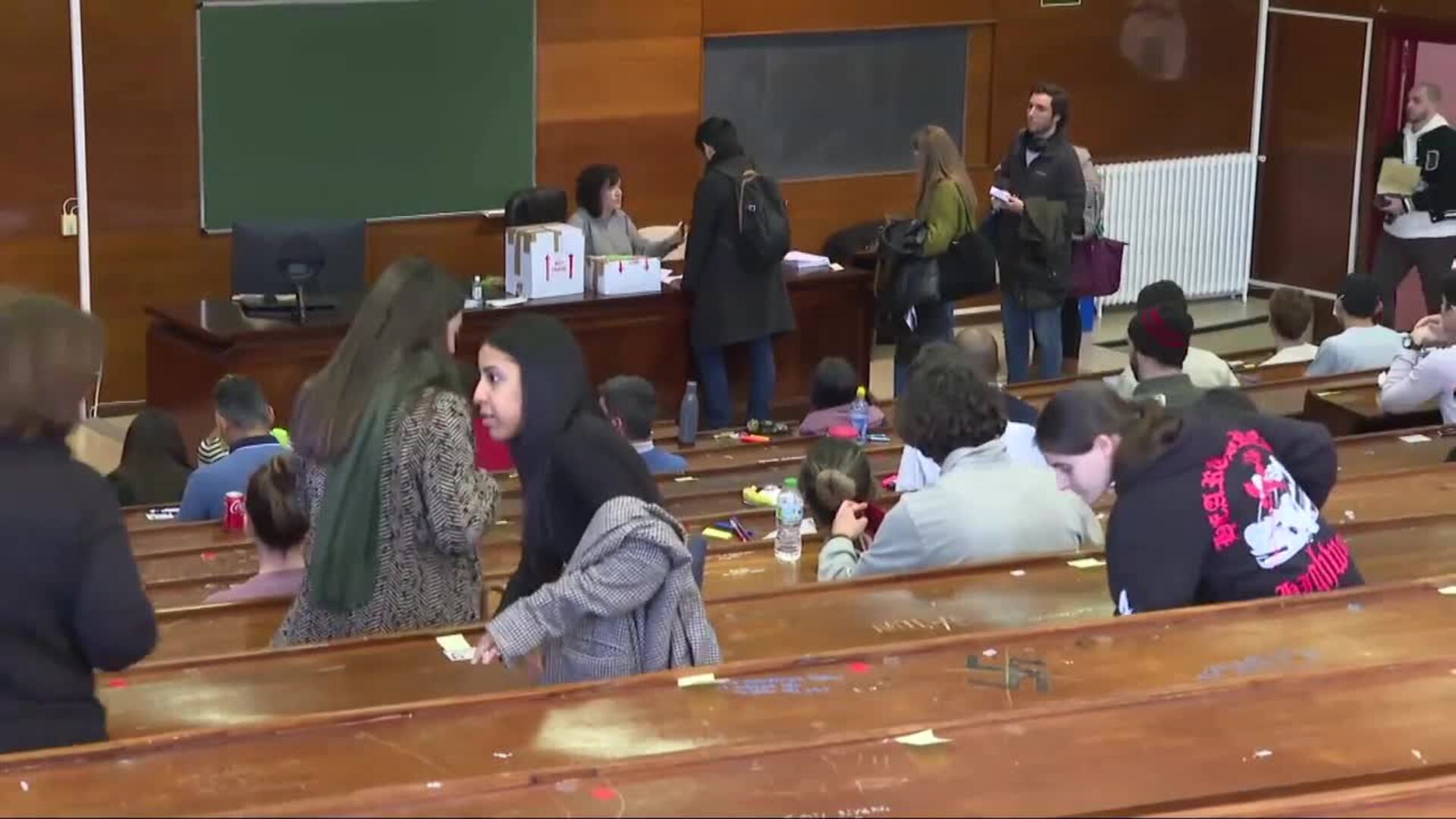 Más de 27.000 personas se examinan para las nuevas plazas de Formación Sanitaria Especializada ...