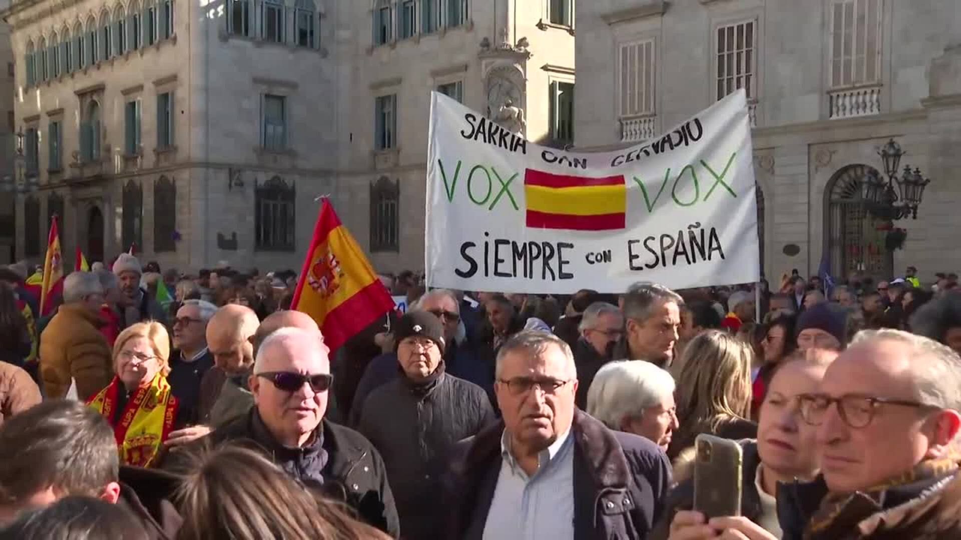 La concentración de Barcelona contra la "deriva" del Gobierno reúne a 500 personas según la ...