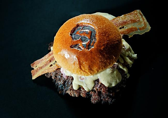 Pablo's Escoburger: la mejor hamburguesa en un ambiente criminalmente ...
