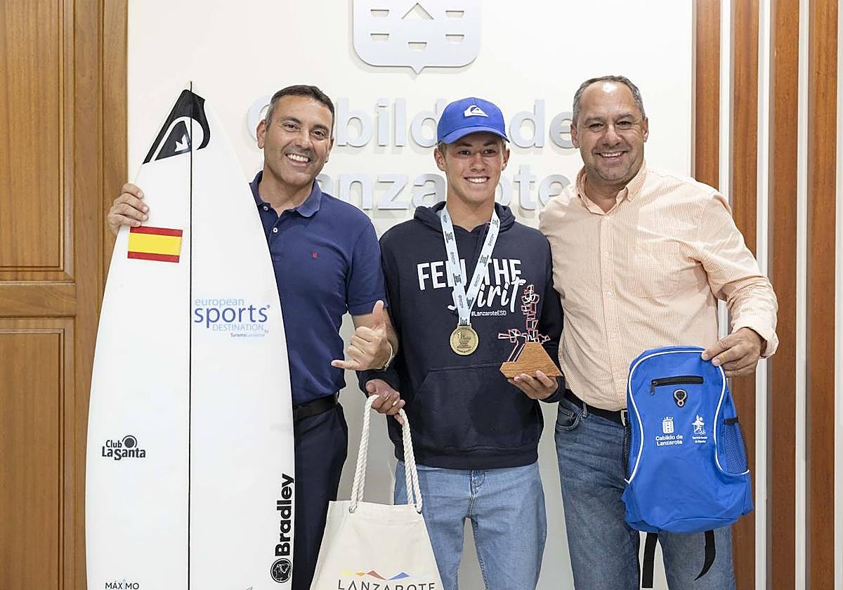 Dylan Donegan, agasajado en su vuelta a Lanzarote | Canarias7