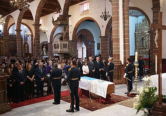 Tributo y último adiós a Manuel Hermoso, expresidente de Canarias ...