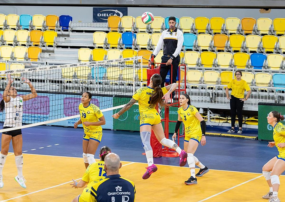 El CV Emalsa Gran Canaria cierra la primera vuelta con victoria ante el ...