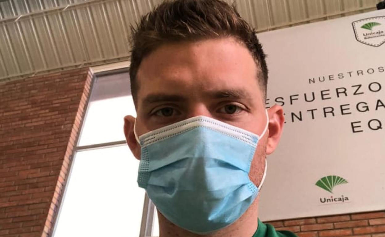 Gal Mekel muestra el procedimiento de seguridad en los entrenamientos ...