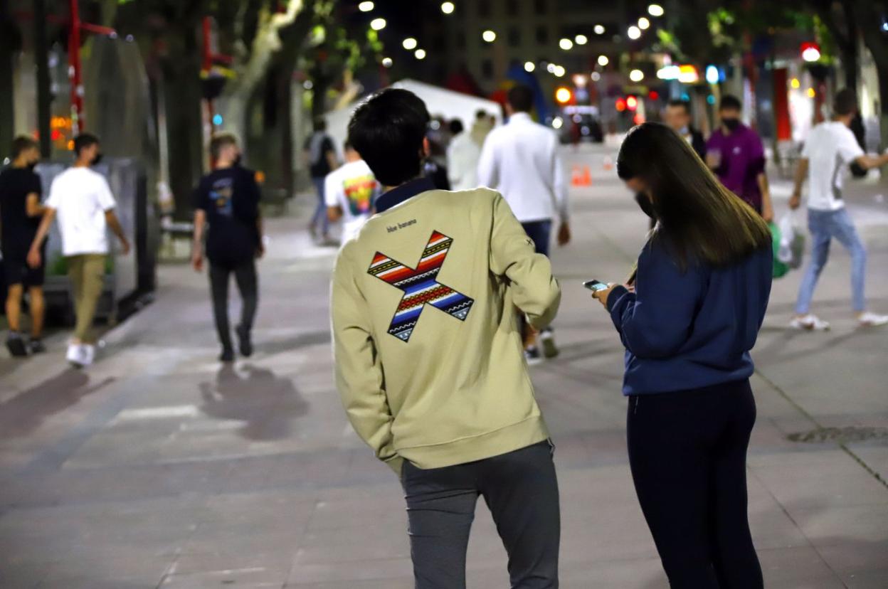 El desfase adolescente en Mallorca desata uno de los mayores brotes de ...