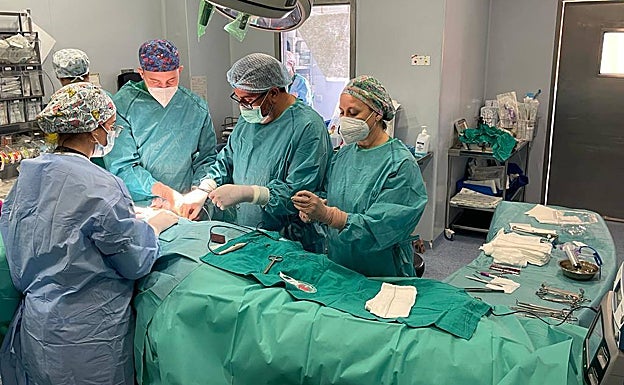 Ocho de cada 10 mujeres operadas de cáncer de mama en Clínico reciben ...