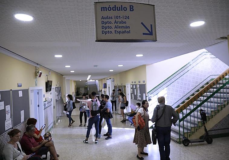 La Escuela Oficial de Idiomas de Málaga abre el plazo de solicitudes ...