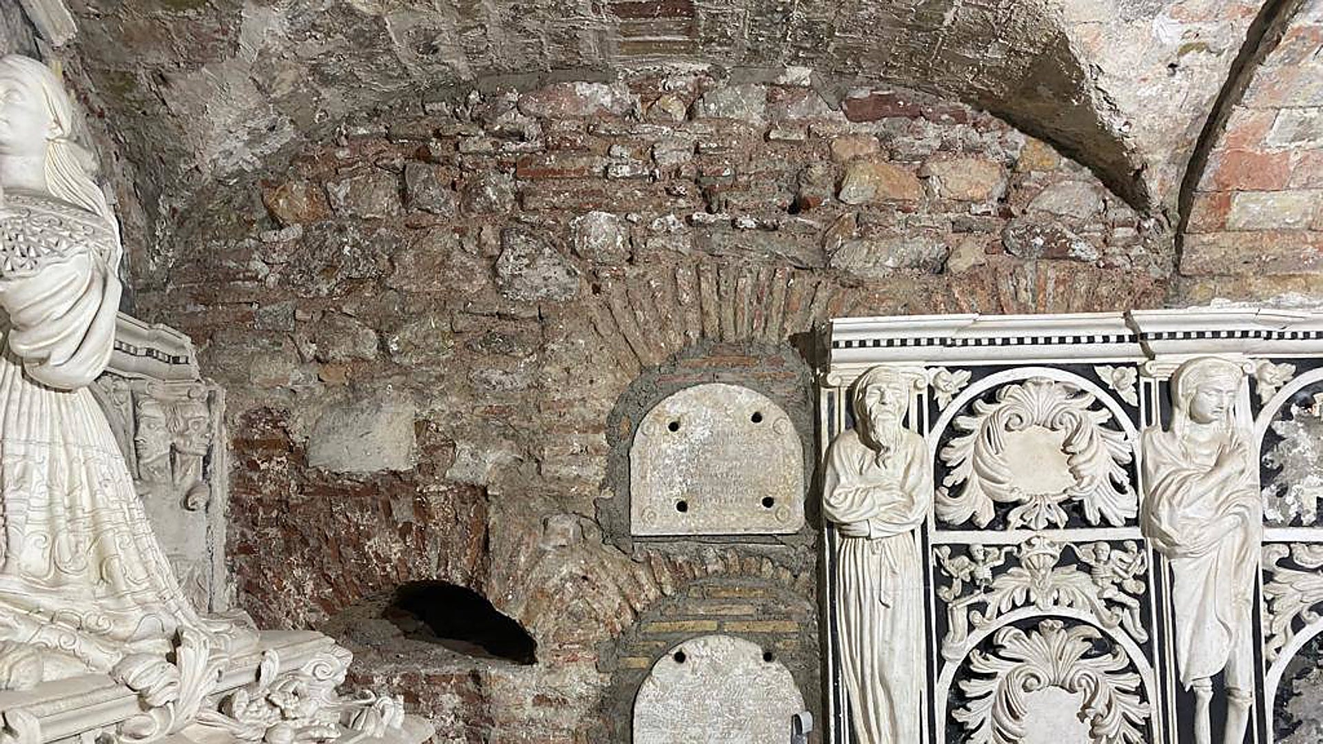 La Junta da vía libre a la reparación de la cripta de la Victoria tras ...