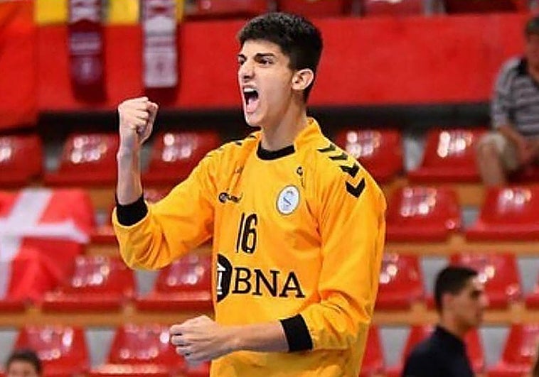 Villarreal, un gigante para la portería del Trops Málaga | Diario Sur