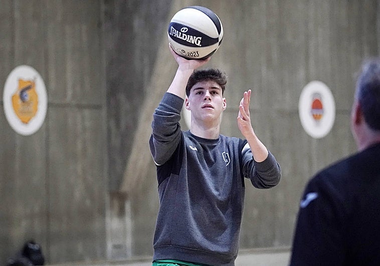 Oficial: Saint-Supery firma su primer contrato, de cinco años | Diario Sur