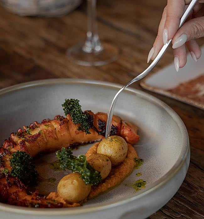 Beso Beach: fusión perfecta entre cocina vasca y mediterránea en un ...