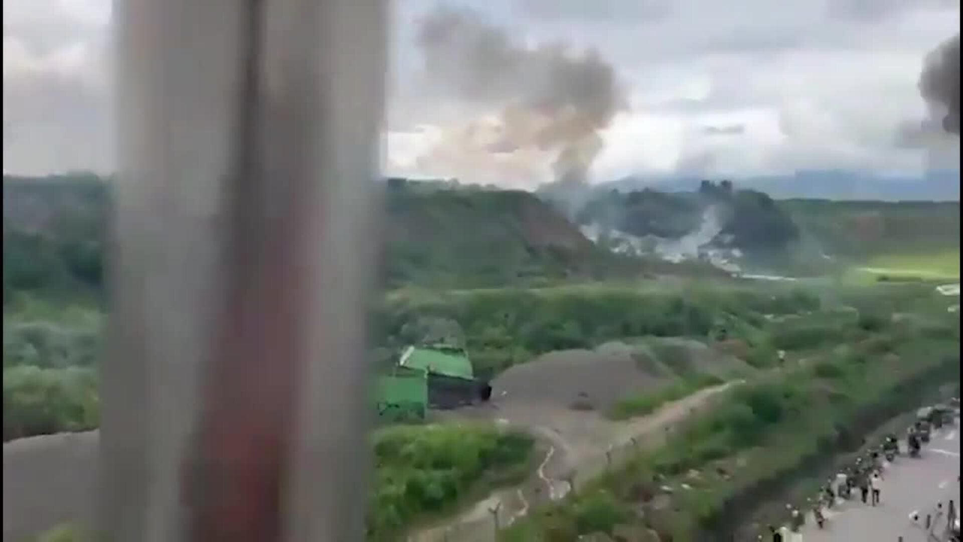 Mueren 18 personas tras estrellarse un avión durante su despegue en el aeropuerto de Katmandú ...