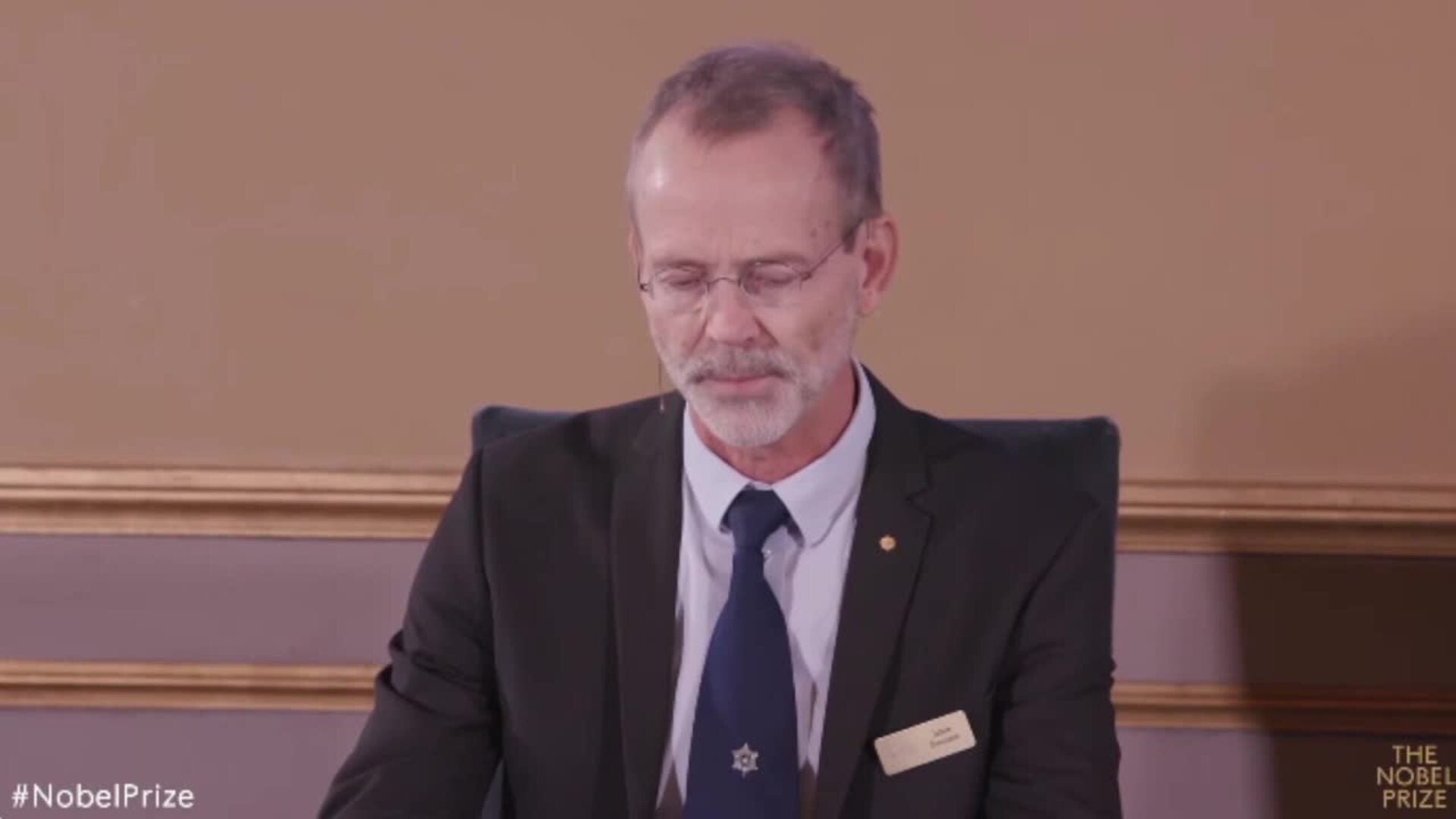 Daron Acemoglu, Simon Johnson y James A. Robinson, galardonados con el Nobel de Economía ...