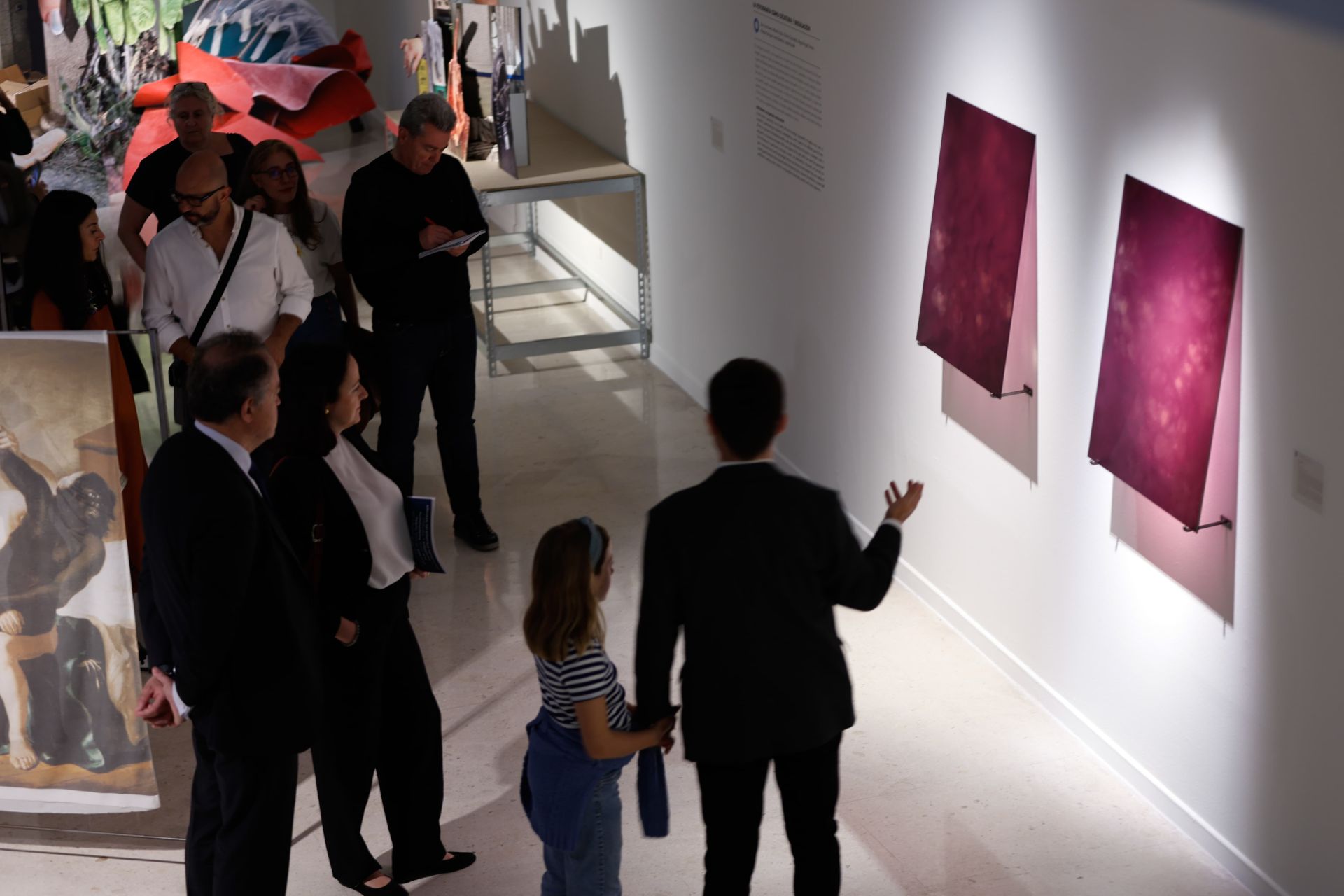 Exposición 'Omnímoda. La fotografía como display' en el MUCAC La ...