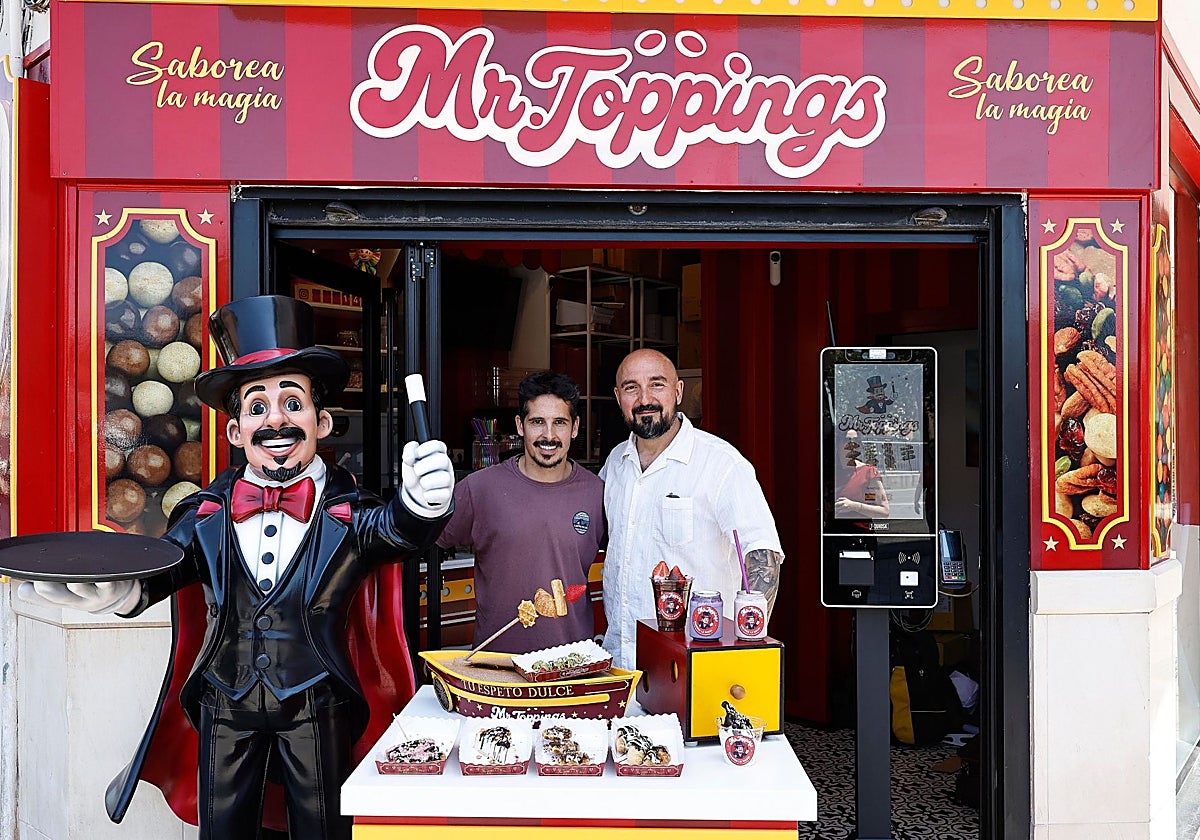 Mr. Toppings crea en Málaga los espetos dulces | Diario Sur