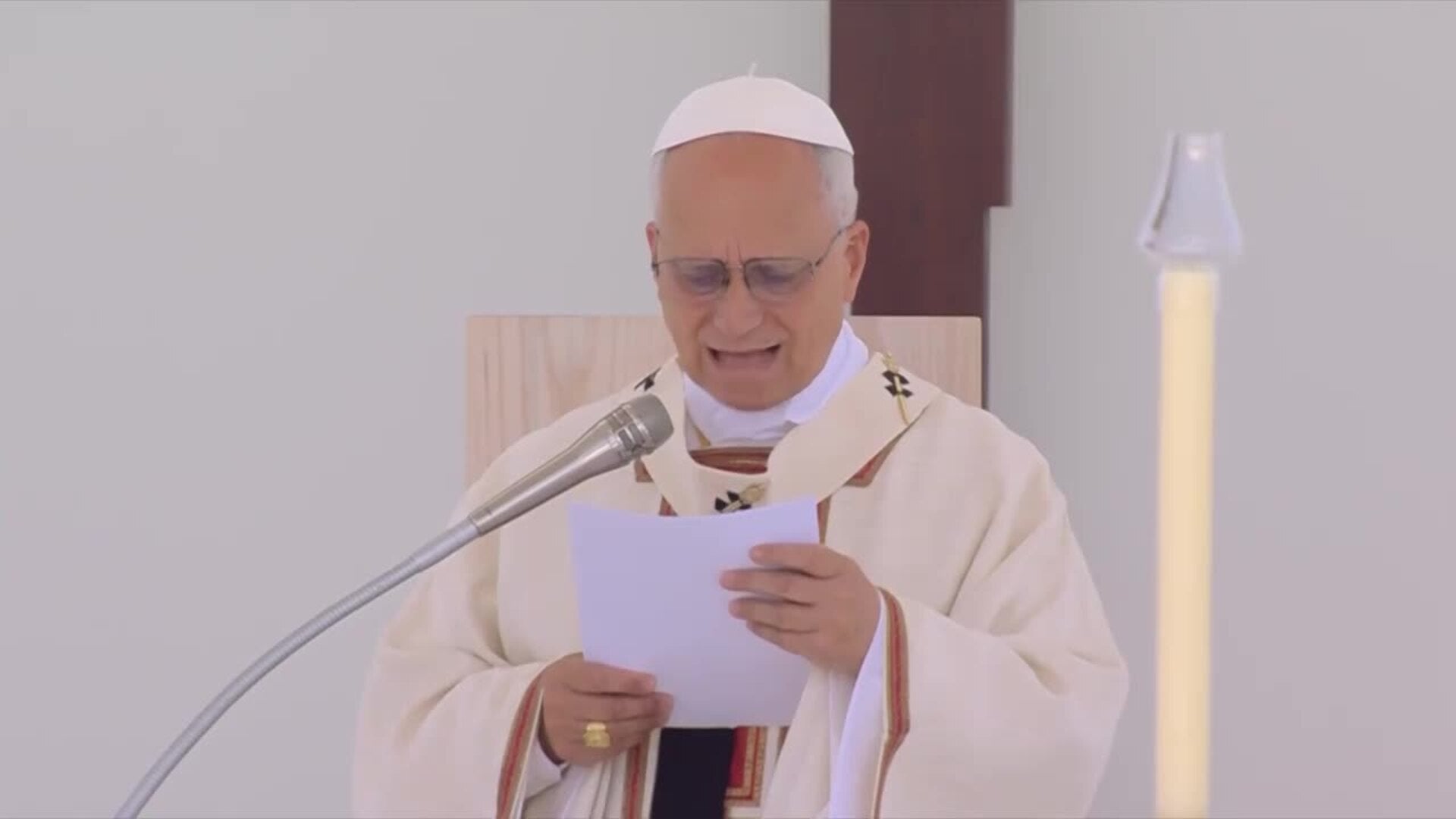 Retrasada al menos media hora la salida del vuelo del Papa en Tenerife ...