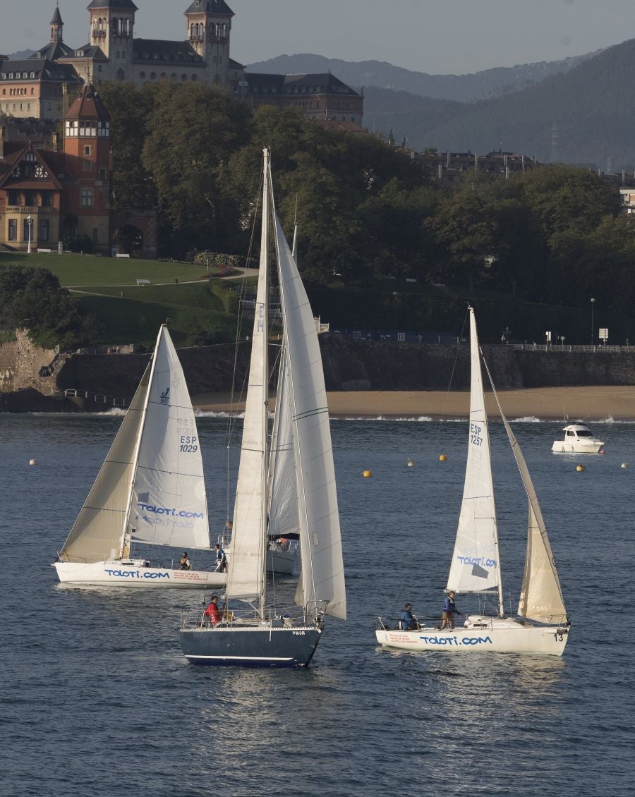 Fotos: Una veintena de veleros participa en la regata de Gipuzkoa | El ...