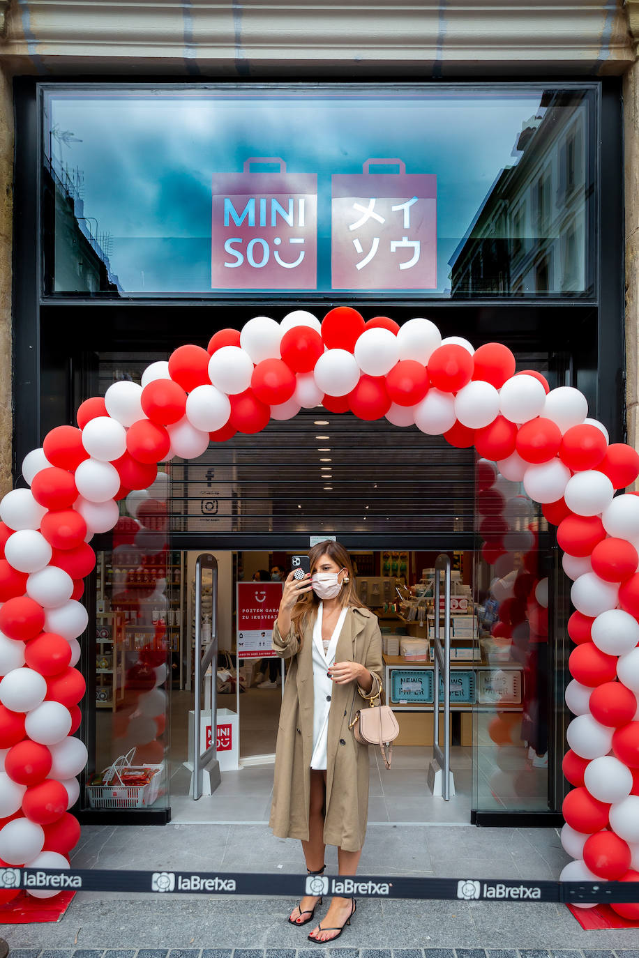 Fotos: Largas colas en la apertura de MINISO en Donostia | El Diario Vasco