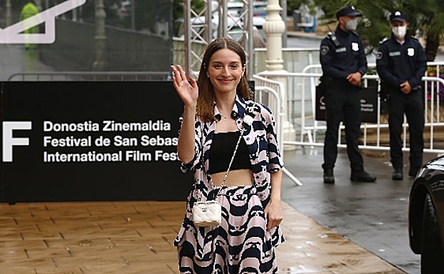 María Valverde y Emma Suárez aterrizan en San Sebastián | El Diario Vasco