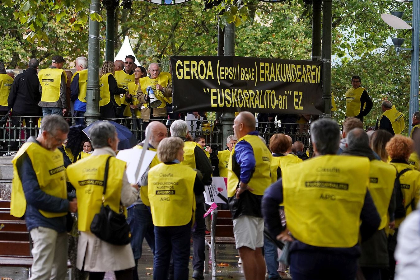 Fotos: Los críticos de Geroa se manifiestan en Donostia | El Diario Vasco