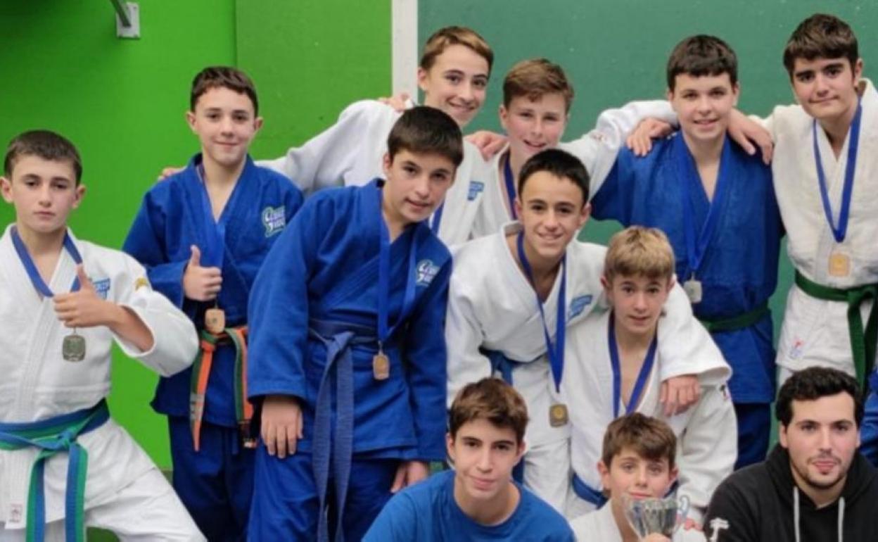 Legazpi: El Club Judo Legazpi, orgulloso de sus alevines e infantiles ...