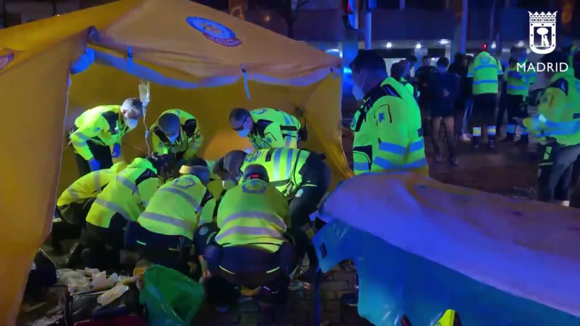 Muere un joven y otro es gravemente herido tras chocar su moto con un ...