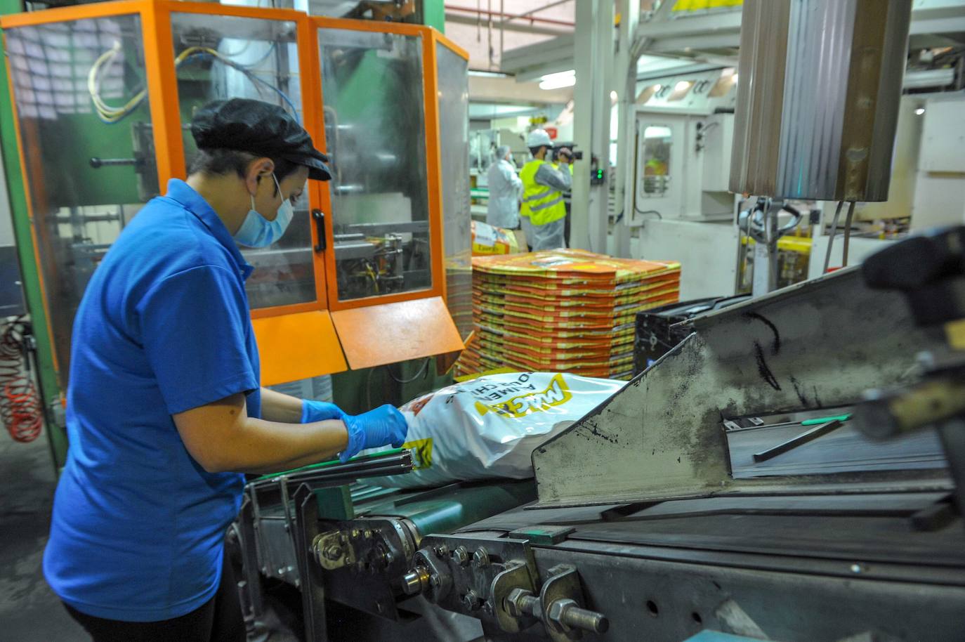 La azpeitiarra Elmubas Petfood, líder en alimentos para mascotas ...