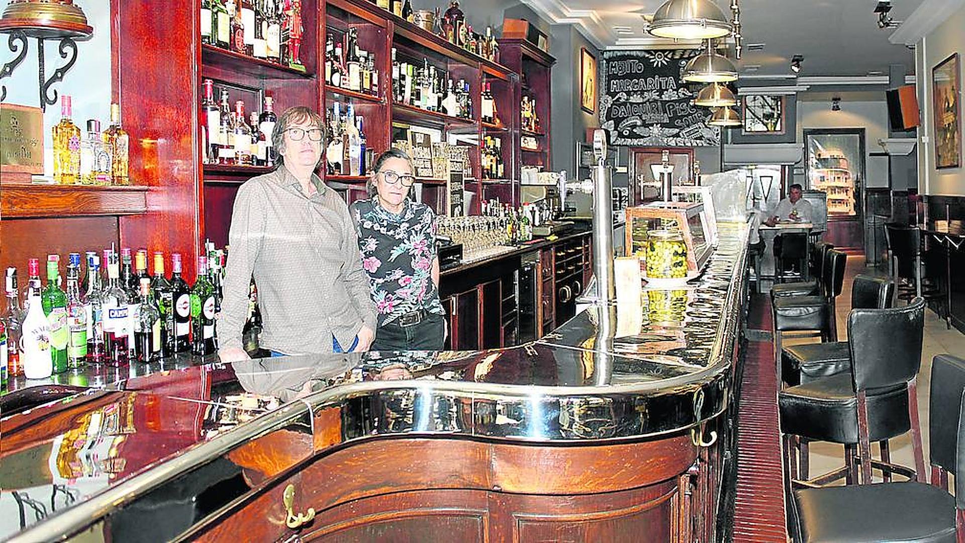 Café bar El Nido, un punto de encuentro para varias generaciones | El ...