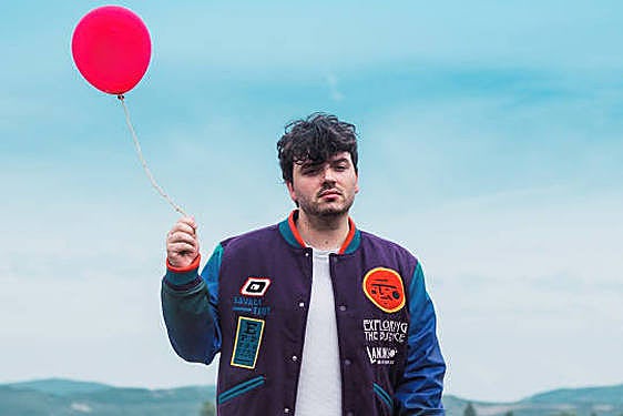 Las «luces y las sombras» de Janus Lester se enfrentan en un cara a ...