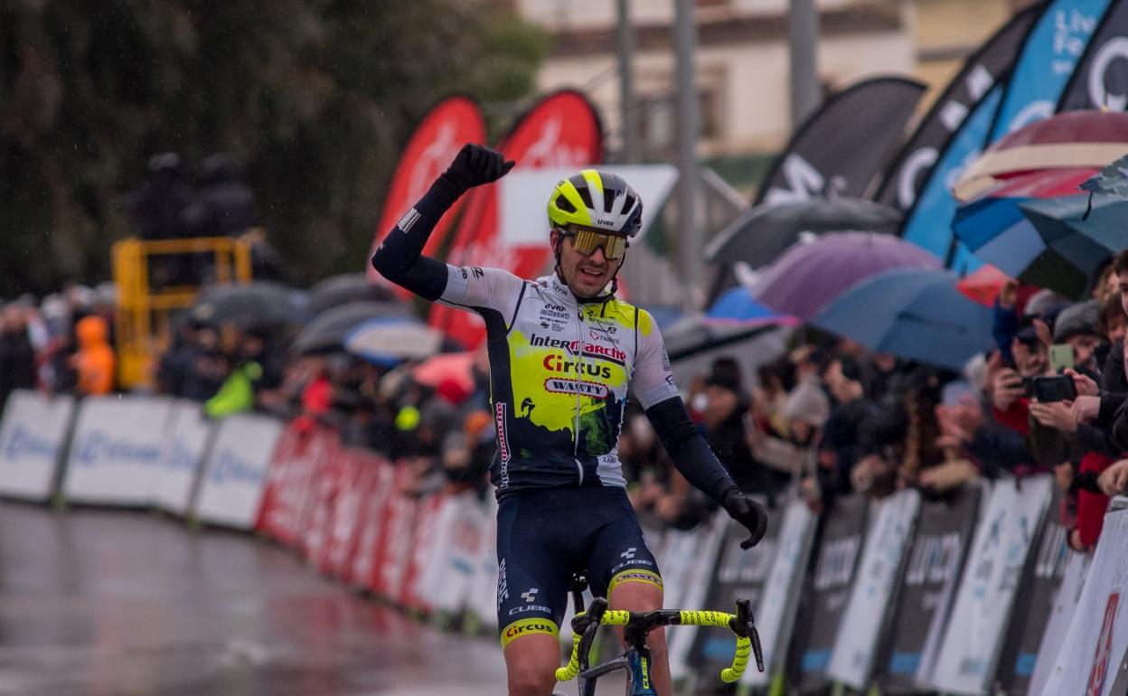 Ciclismo: Goosens brilla de nuevo sobre el frío de Mallorca y se anota ...