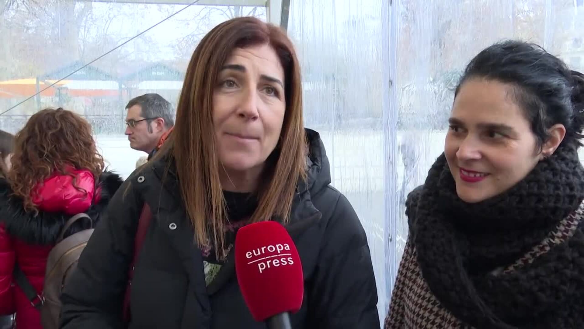 Patinar sobre hielo, una de las opciones preferidas en Bilbao en vísperas de Nochebuena | El ...