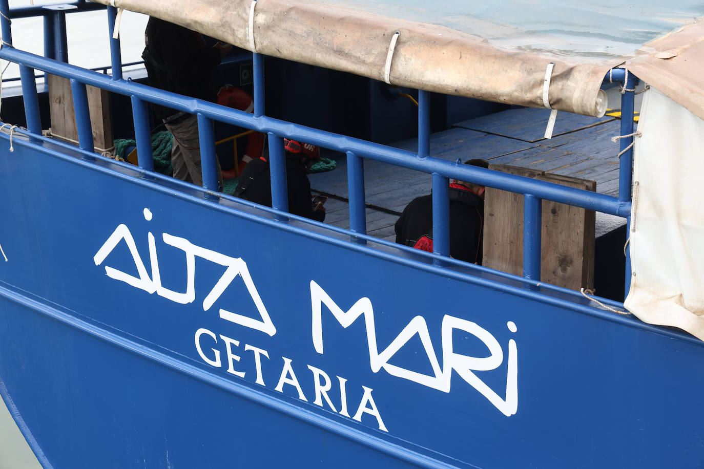 La partida del Aita Mari de Pasaia hacia el Mediterráneo | El Diario Vasco