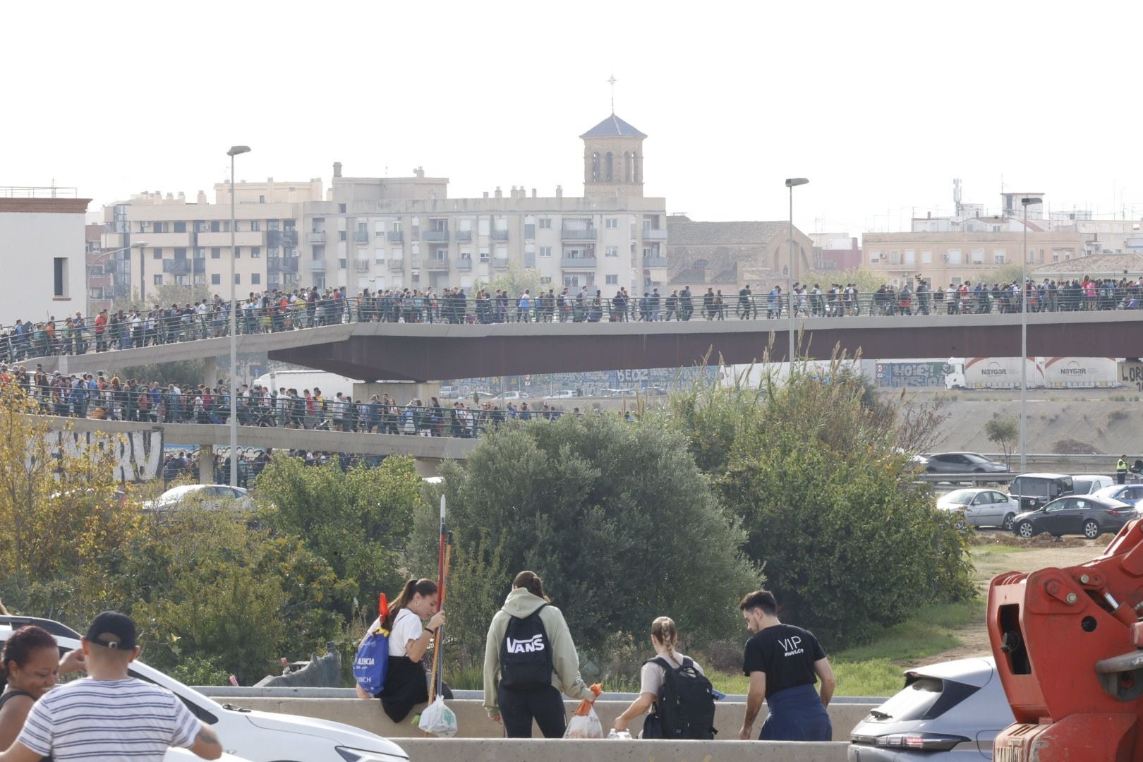 Oleada de solidaridad en Valencia | El Diario Vasco