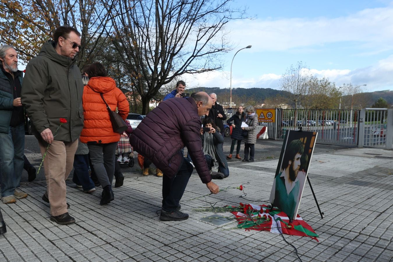 El homenaje a Zabalza en el cuartel de Intxaurrondo, en imágenes | El ...
