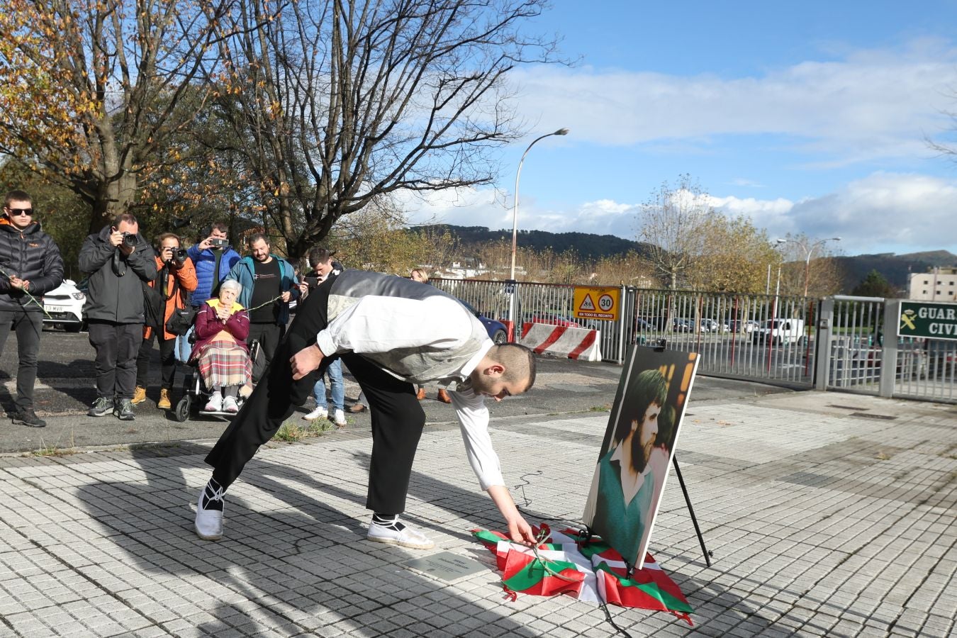 El homenaje a Zabalza en el cuartel de Intxaurrondo, en imágenes | El ...
