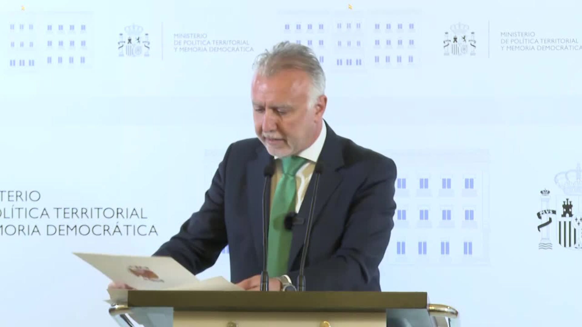 El ministro Torres presenta certificados de vuelo como prueba para ...