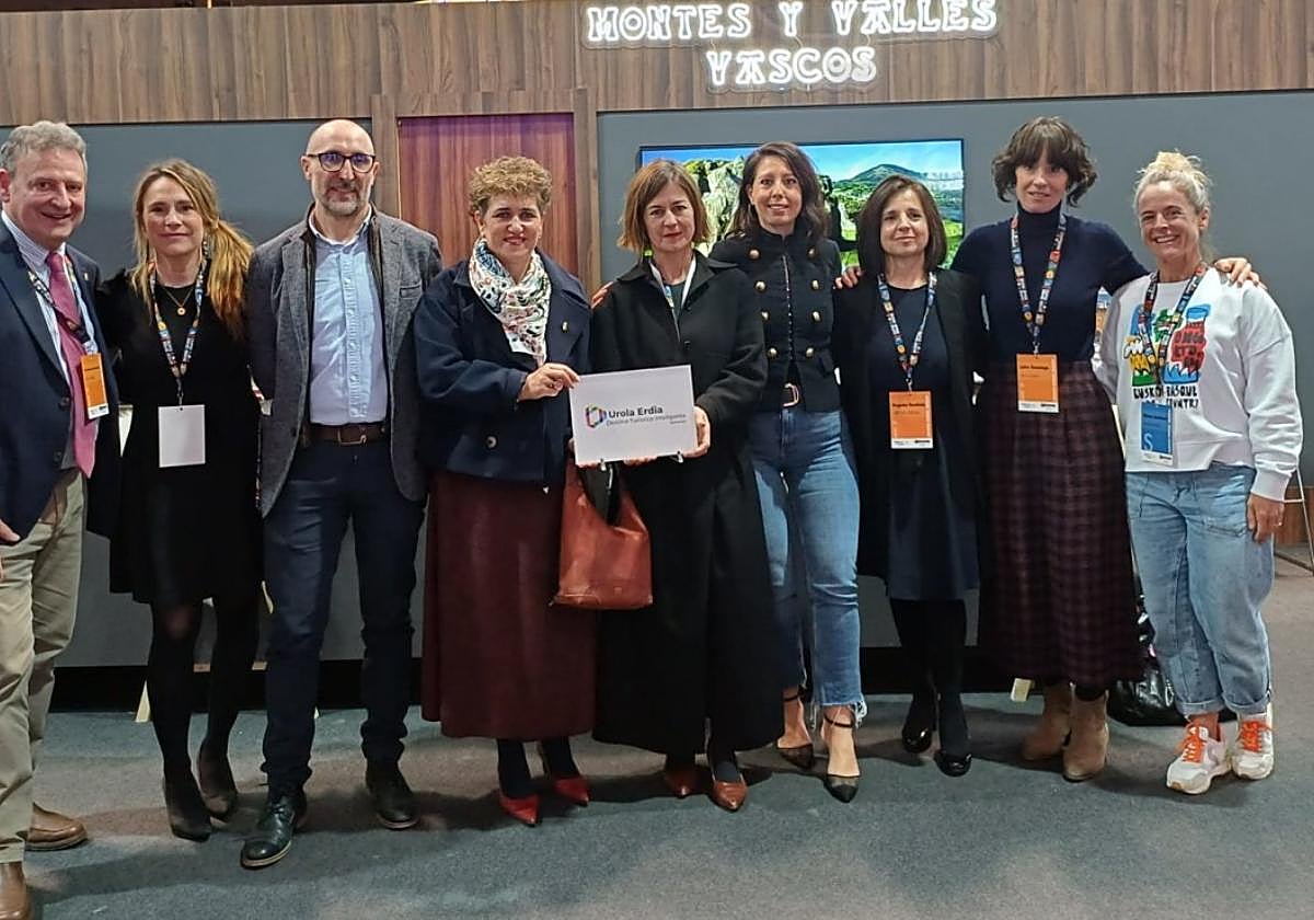 Azpeitia y Azkoitia refuerzan en Fitur el posicionamiento del Camino ...