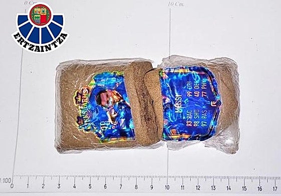 Detenido en Andoain por traficar con droga camuflada con pegatinas de ...