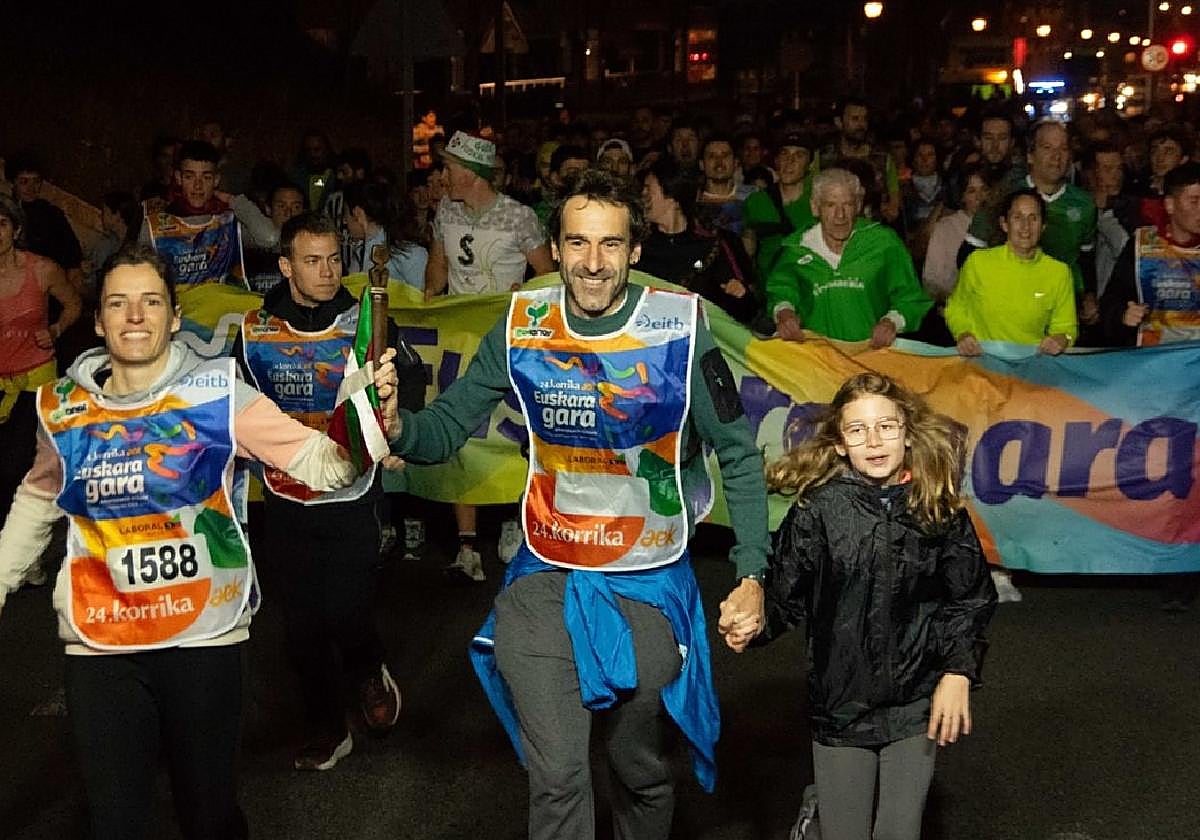 Irun: Korrikaren harrobiak kaleak hartu zituen | El Diario Vasco