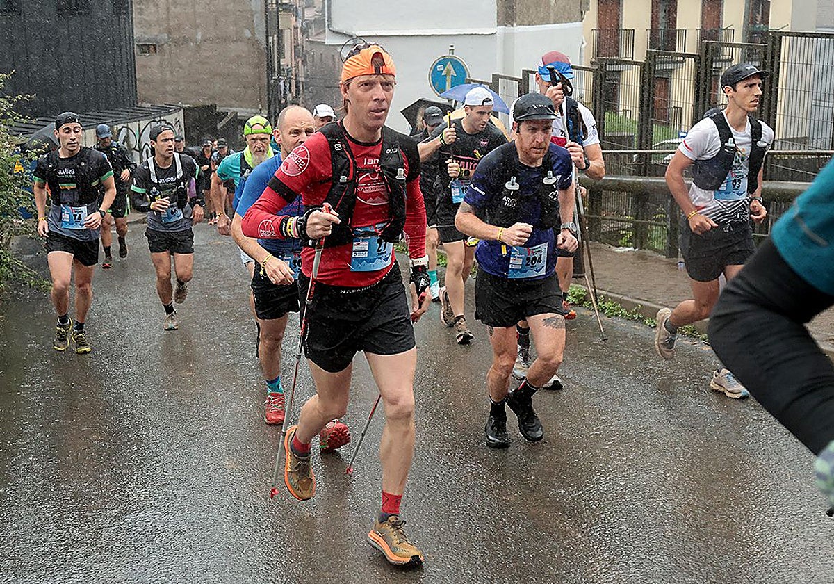 342 corredores en la maratón T3T y 475 en la prueba T2T | El Diario Vasco