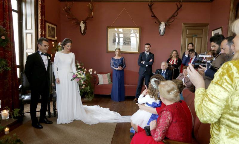 Fotos: La boda del exjugador del Sporting Eloy Olaya con Lucía Vicente ...