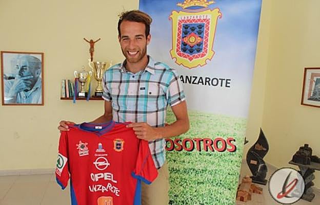 El lateral izquierdo Josito tiene una oferta del Avilés para dejar ...