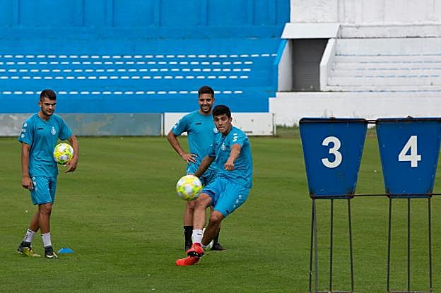 Nico Pandiani luce galones en el Real Avilés | El Comercio: Diario de ...
