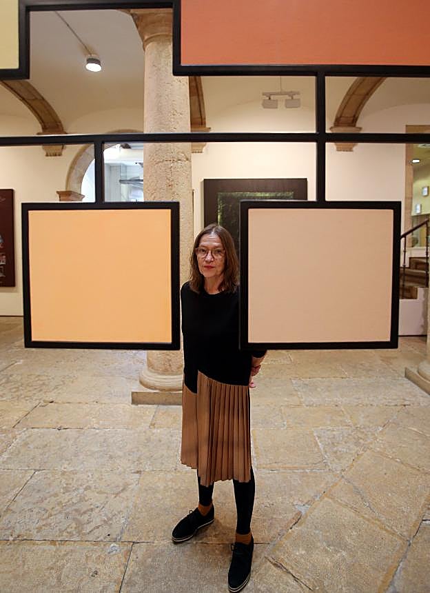 Maite Centol guía una visita a su exposición en el Bellas Artes | El ...