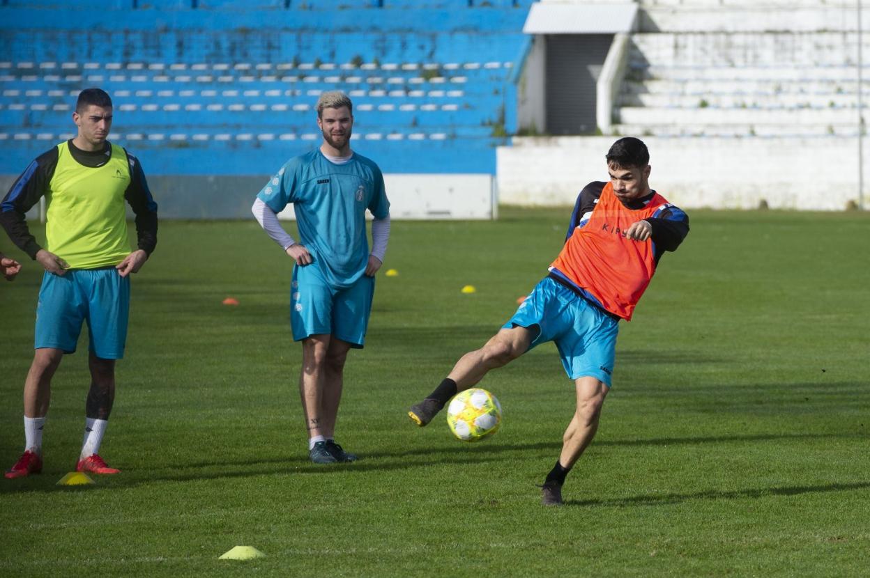 Real Avilés | El Avilés se rearma para Mieres | El Comercio: Diario de ...
