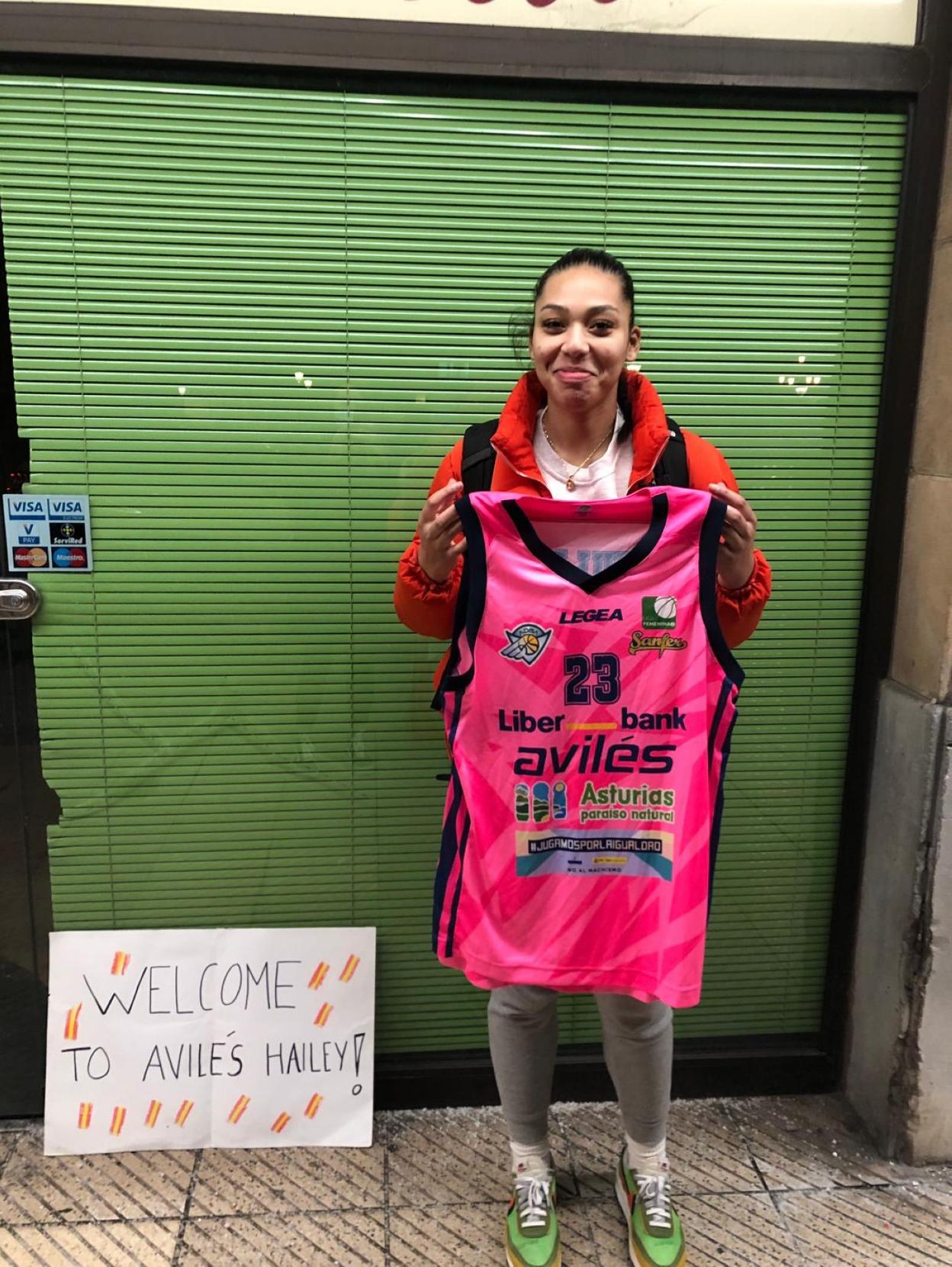 La americana Hailey Dias-Allen llega a Avilés tras una odisea de tres ...