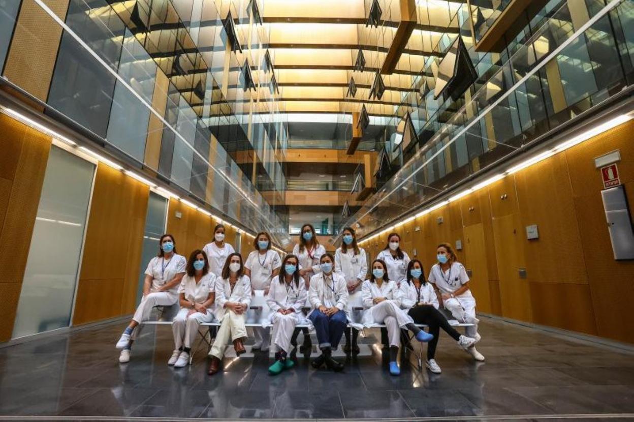 La Unidad de Cáncer de Mama, premiada por su forma de «arropar» a los ...